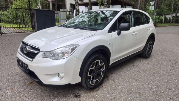 White Subaru XV 2012 in Vilnius, with an engine capacity of 2.00 L and mileage of 215 thousand km for 6500 €, photo 1 on AUTOMOTO.COM.LV