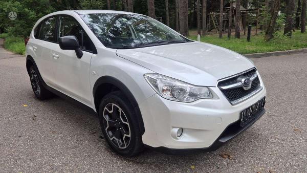 White Subaru XV 2012 in Vilnius, with an engine capacity of 2.00 L and mileage of 215 thousand km for 6500 €, photo 3 on AUTOMOTO.COM.LV