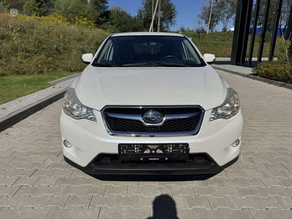 White Subaru XV 2012 in Vilnius, with an engine capacity of 2.00 L and mileage of 214 thousand km for 6800 €, photo 3 on AUTOMOTO.COM.LV