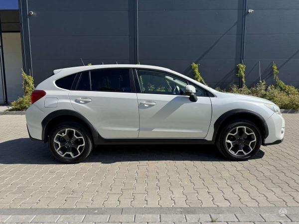White Subaru XV 2012 in Vilnius, with an engine capacity of 2.00 L and mileage of 214 thousand km for 6800 €, photo 5 on AUTOMOTO.COM.LV