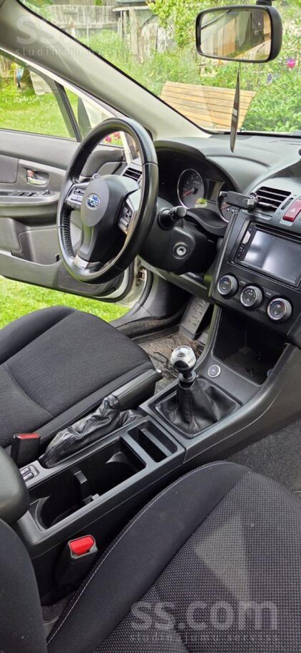 Balts Subaru XV 2014 Talsi, ar dzinēja tilpumu 2.00 L un nobraukumu 170 tūkst. km par 7350 €, foto 6 vietnē AUTOMOTO.COM.LV