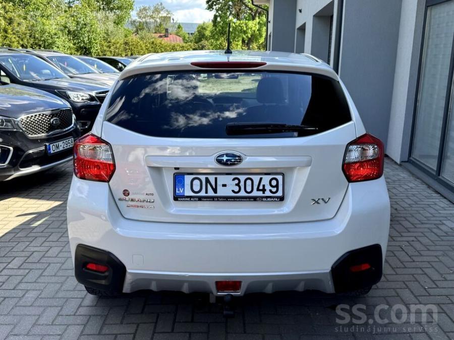White Subaru XV 2014 in Riga, with an engine capacity of 2.00 L and mileage of 157 thousand km for 9400 €, photo 6 on AUTOMOTO.COM.LV