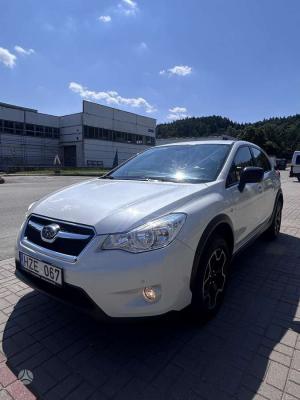 White Subaru XV 2014 in Vilnius, with an engine capacity of 2.00 L and mileage of 169 thousand km for 7499 €, photo 3 on AUTOMOTO.COM.LV