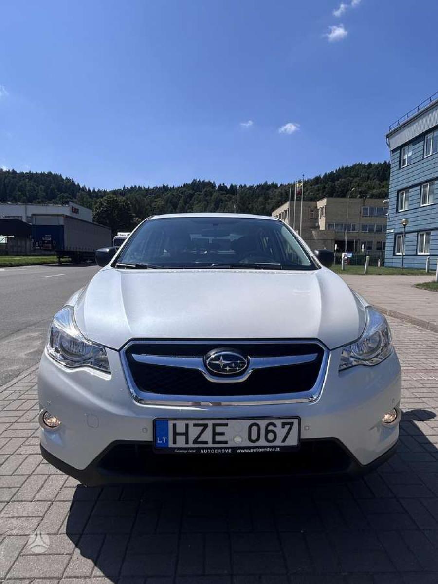 White Subaru XV 2014 in Vilnius, with an engine capacity of 2.00 L and mileage of 169 thousand km for 7499 €, photo 4 on AUTOMOTO.COM.LV