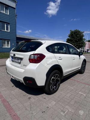 White Subaru XV 2014 in Vilnius, with an engine capacity of 2.00 L and mileage of 169 thousand km for 7499 €, photo 6 on AUTOMOTO.COM.LV