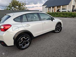 White Subaru XV 2014 in Vilnius, with an engine capacity of 2.00 L and mileage of 189 thousand km for 6850 €, photo 3 on AUTOMOTO.COM.LV