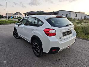 White Subaru XV 2014 in Vilnius, with an engine capacity of 2.00 L and mileage of 189 thousand km for 6850 €, photo 5 on AUTOMOTO.COM.LV