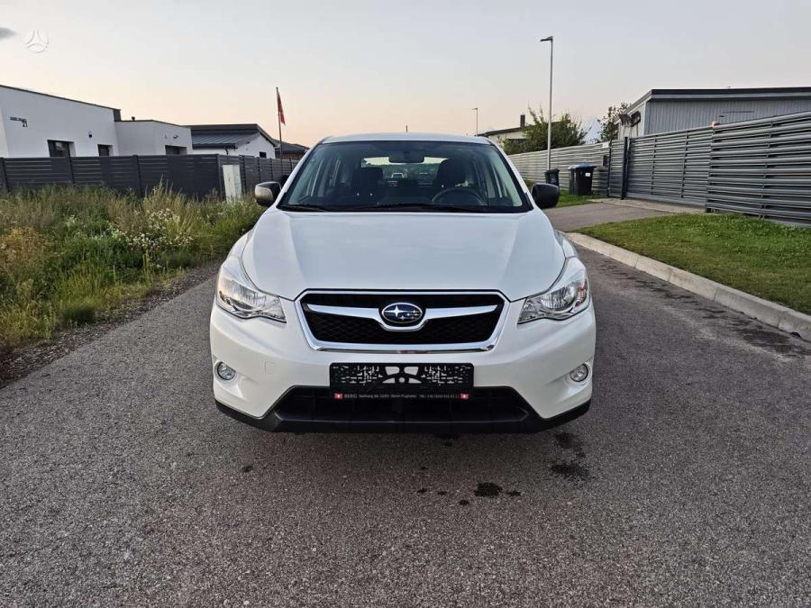 White Subaru XV 2014 in Vilnius, with an engine capacity of 2.00 L and mileage of 189 thousand km for 6850 €, photo 6 on AUTOMOTO.COM.LV