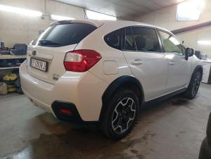White Subaru XV 2015 in Siauliai, with an engine capacity of 2.00 L and mileage of 204 thousand km for 5750 €, photo 6 on AUTOMOTO.COM.LV