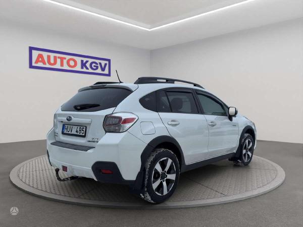 White Subaru XV 2015 in Kaunas, with an engine capacity of 2.00 L and mileage of 151 thousand km for 8499 €, photo 5 on AUTOMOTO.COM.LV