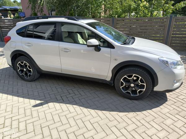 Balts Subaru XV 2015 Viļņa, ar dzinēja tilpumu 2.00 L un nobraukumu 97 tūkst. km par 11500 €, foto 6 vietnē AUTOMOTO.COM.LV