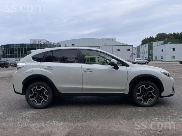 White Subaru XV 2017 in Riga, with an engine capacity of 2.00 L and mileage of 94 thousand km for 9800 €, photo 3 on AUTOMOTO.COM.LV