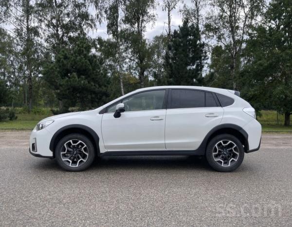 White Subaru XV 2017 in Riga, with an engine capacity of 2.00 L and mileage of 94 thousand km for 9800 €, photo 4 on AUTOMOTO.COM.LV