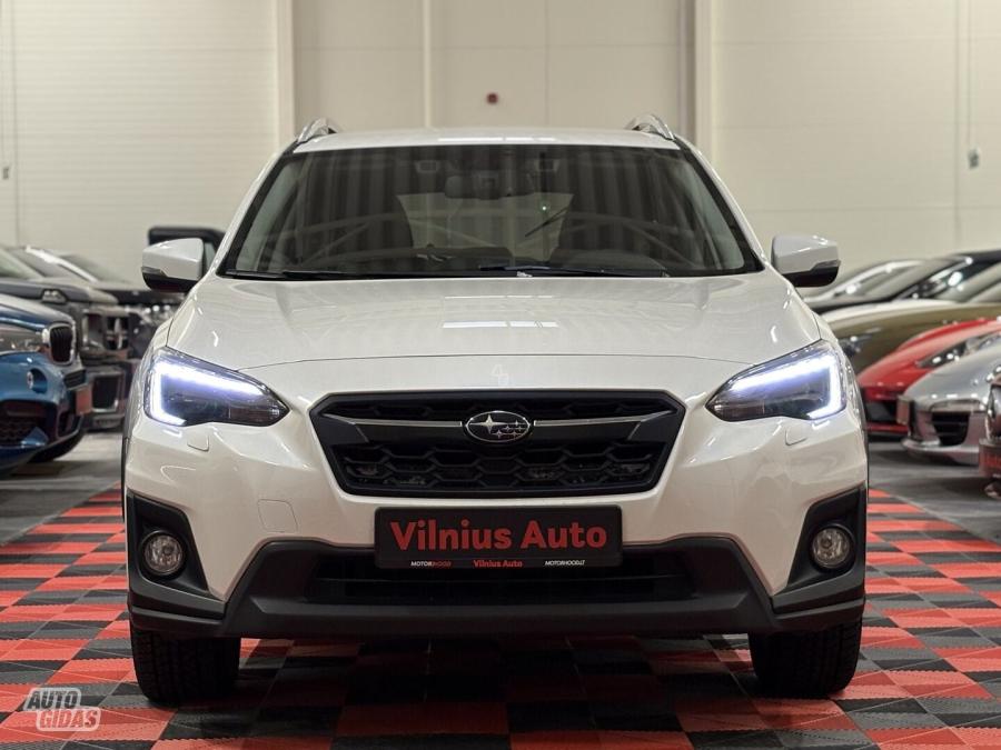 White Subaru XV 2018 in Vilnius, with an engine capacity of 2.00 L and mileage of 240 thousand km for 13350 €, photo 2 on AUTOMOTO.COM.LV