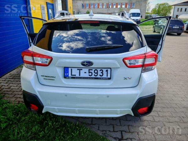White Subaru XV 2018 in Rezekne, with an engine capacity of 2.00 L and mileage of 190 thousand km for 15400 €, photo 4 on AUTOMOTO.COM.LV