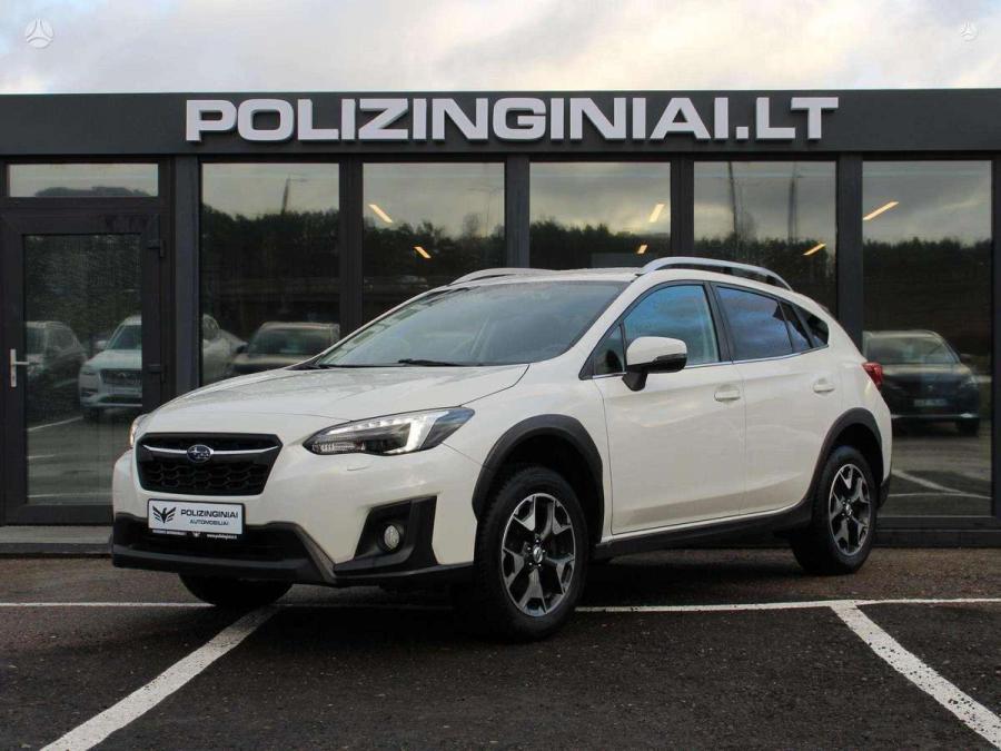 White Subaru XV 2018 in Vilnius, with an engine capacity of 1.60 L and mileage of 136 thousand km for 16999 €, photo 1 on AUTOMOTO.COM.LV