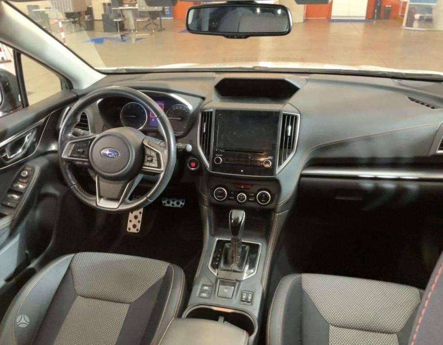 White Subaru XV 2018 in Klaipeda, with an engine capacity of 1.60 L and mileage of 132 thousand km for 13999 €, photo 3 on AUTOMOTO.COM.LV