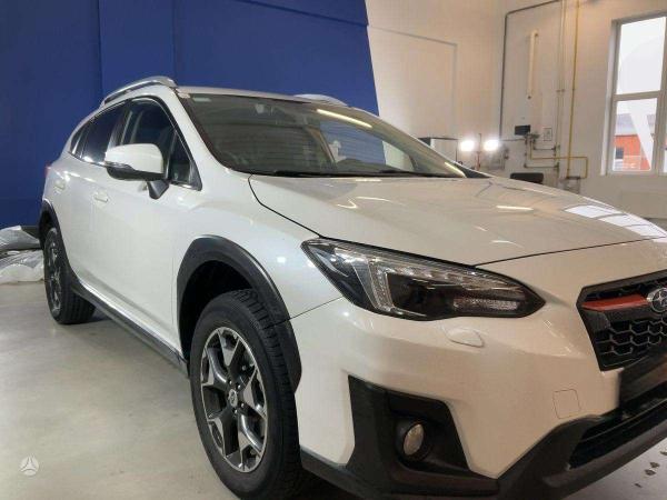 White Subaru XV 2018 in Klaipeda, with an engine capacity of 1.60 L and mileage of 132 thousand km for 13999 €, photo 5 on AUTOMOTO.COM.LV
