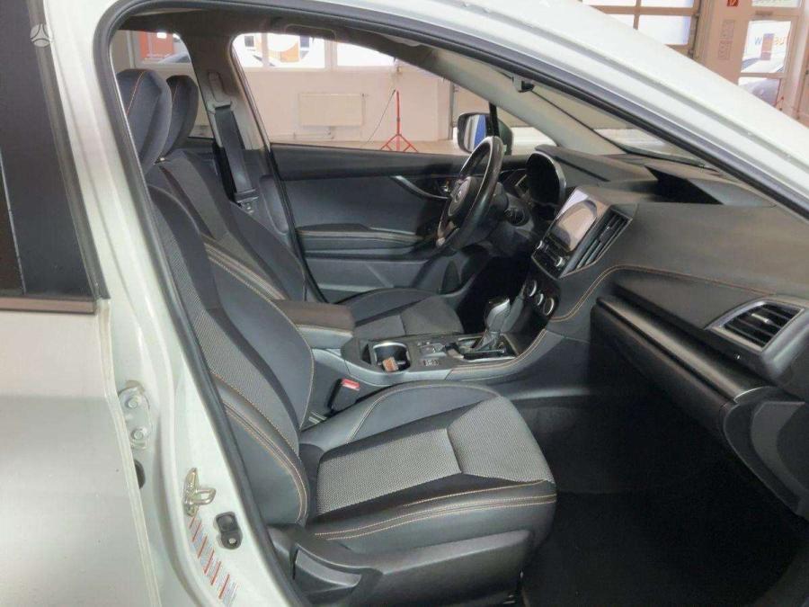 White Subaru XV 2018 in Klaipeda, with an engine capacity of 1.60 L and mileage of 132 thousand km for 13999 €, photo 17 on AUTOMOTO.COM.LV
