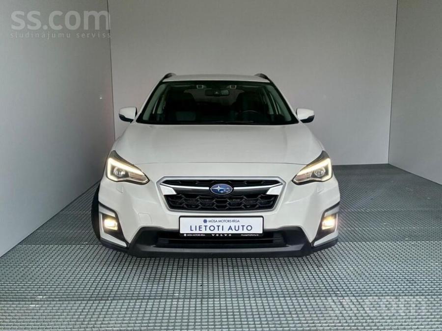 White Subaru XV 2021 in Riga, with an engine capacity of 2.00 L and mileage of 178 thousand km for 14900 €, photo 2 on AUTOMOTO.COM.LV