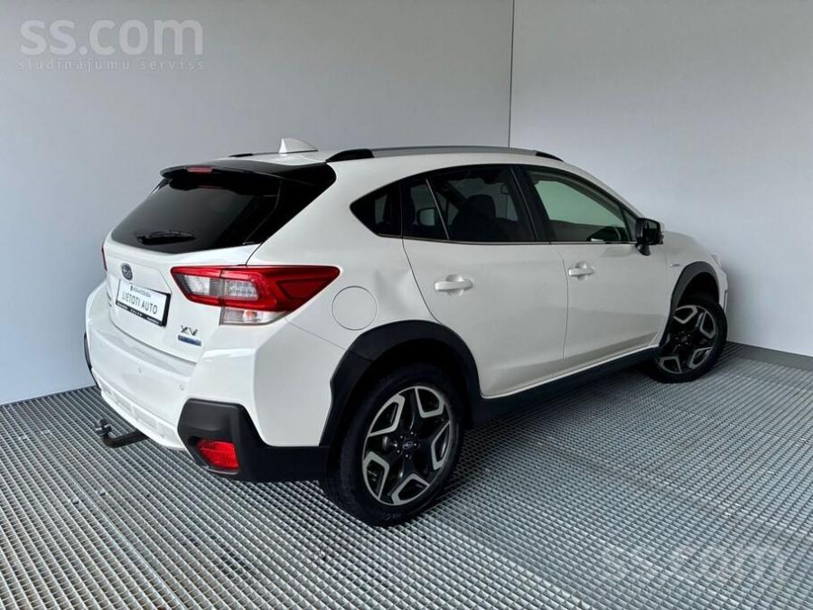 White Subaru XV 2021 in Riga, with an engine capacity of 2.00 L and mileage of 178 thousand km for 14900 €, photo 3 on AUTOMOTO.COM.LV