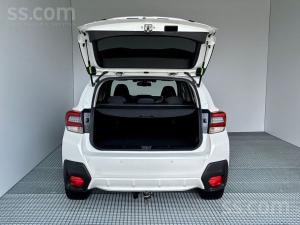 White Subaru XV 2021 in Riga, with an engine capacity of 2.00 L and mileage of 178 thousand km for 14900 €, photo 5 on AUTOMOTO.COM.LV