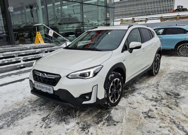 White Subaru XV 2021 in Vilnius, with an engine capacity of 2.00 L and mileage of 64 thousand km for 22890 €, photo 1 on AUTOMOTO.COM.LV