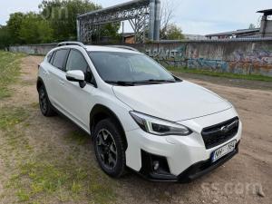 White Subaru XV 2021 in Riga, with an engine capacity of 1.60 L and mileage of 329 thousand km for 7000 €, photo 3 on AUTOMOTO.COM.LV