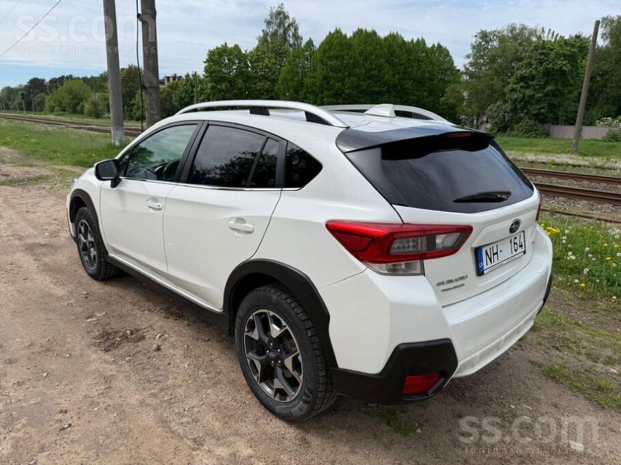 White Subaru XV 2021 in Riga, with an engine capacity of 1.60 L and mileage of 329 thousand km for 7000 €, photo 4 on AUTOMOTO.COM.LV