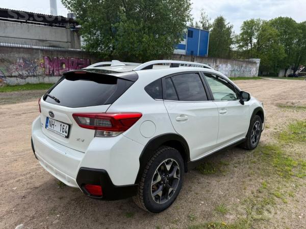 White Subaru XV 2021 in Riga, with an engine capacity of 1.60 L and mileage of 329 thousand km for 7000 €, photo 4 on AUTOMOTO.COM.LV