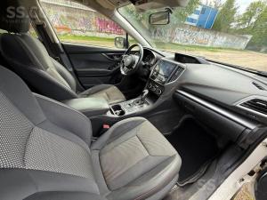 White Subaru XV 2021 in Riga, with an engine capacity of 1.60 L and mileage of 329 thousand km for 7000 €, photo 22 on AUTOMOTO.COM.LV