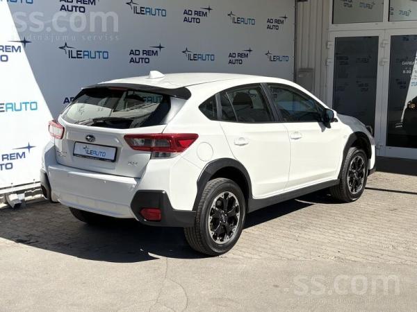 White Subaru XV 2021 in Riga, with an engine capacity of 1.60 L and mileage of 64 thousand km for 16900 €, photo 4 on AUTOMOTO.COM.LV