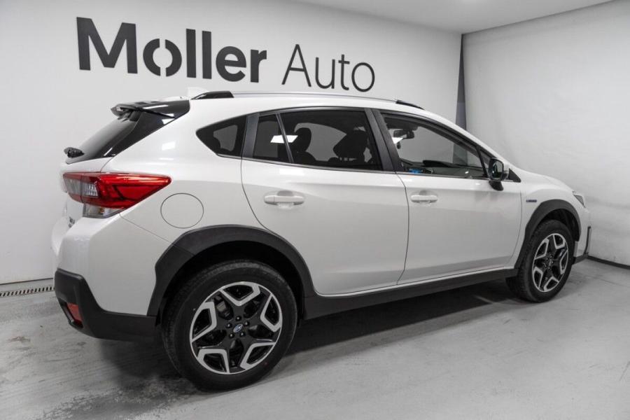 White Subaru XV 2021 in Vilnius, with an engine capacity of 2.00 L and mileage of 69 thousand km for 19200 €, photo 8 on AUTOMOTO.COM.LV