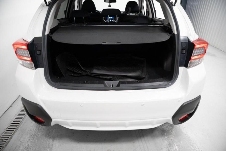 White Subaru XV 2021 in Vilnius, with an engine capacity of 2.00 L and mileage of 69 thousand km for 19200 €, photo 26 on AUTOMOTO.COM.LV