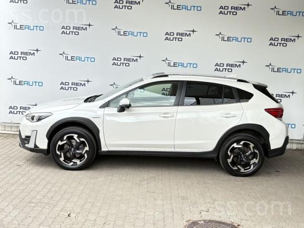 White Subaru XV 2022 in Riga, with an engine capacity of 2.00 L and mileage of 35 thousand km for 22500 €, photo 2 on AUTOMOTO.COM.LV