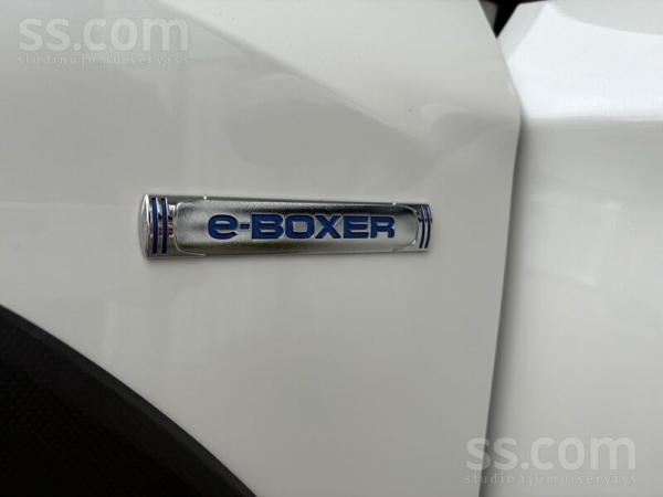 White Subaru XV 2022 in Riga, with an engine capacity of 2.00 L and mileage of 35 thousand km for 22500 €, photo 7 on AUTOMOTO.COM.LV