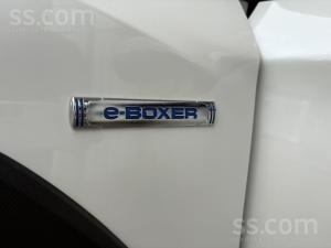 White Subaru XV 2022 in Riga, with an engine capacity of 2.00 L and mileage of 35 thousand km for 22500 €, photo 8 on AUTOMOTO.COM.LV