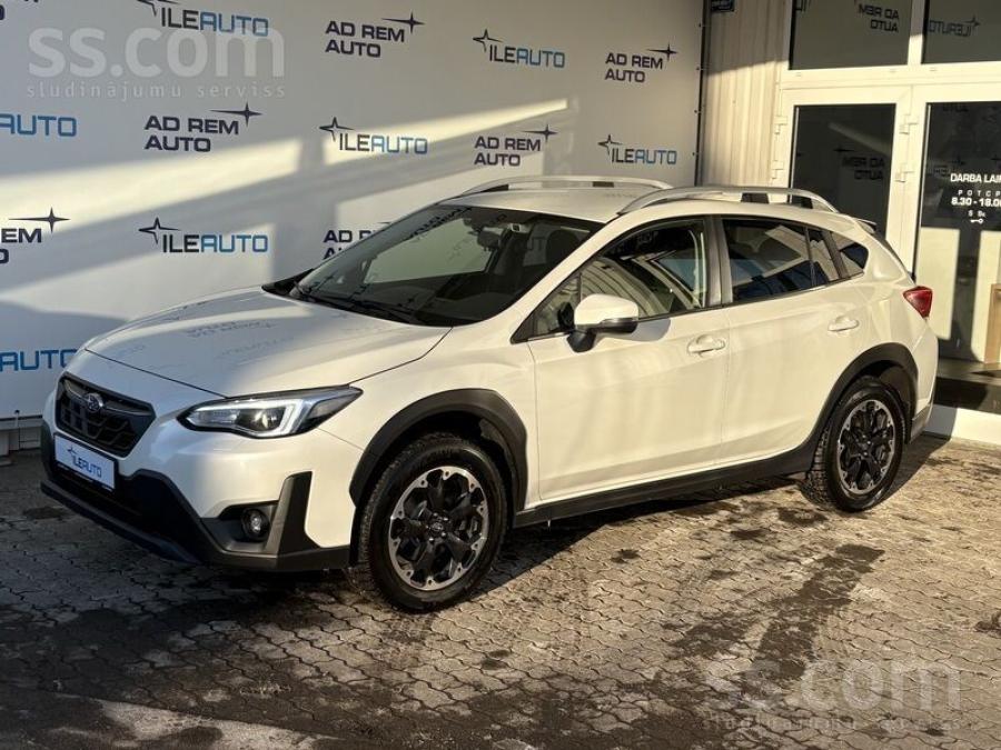 White Subaru XV 2023 in Riga, with an engine capacity of 1.60 L and mileage of 70 thousand km for 22900 €, photo 3 on AUTOMOTO.COM.LV