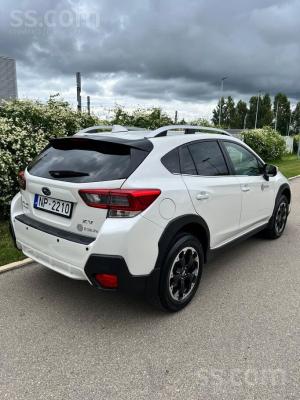 White Subaru XV 2023 in Riga, with an engine capacity of 1.60 L and mileage of 56 thousand km for 21000 €, photo 3 on AUTOMOTO.COM.LV