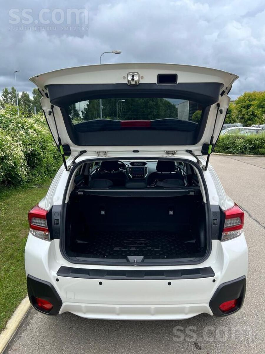 White Subaru XV 2023 in Riga, with an engine capacity of 1.60 L and mileage of 56 thousand km for 21000 €, photo 5 on AUTOMOTO.COM.LV