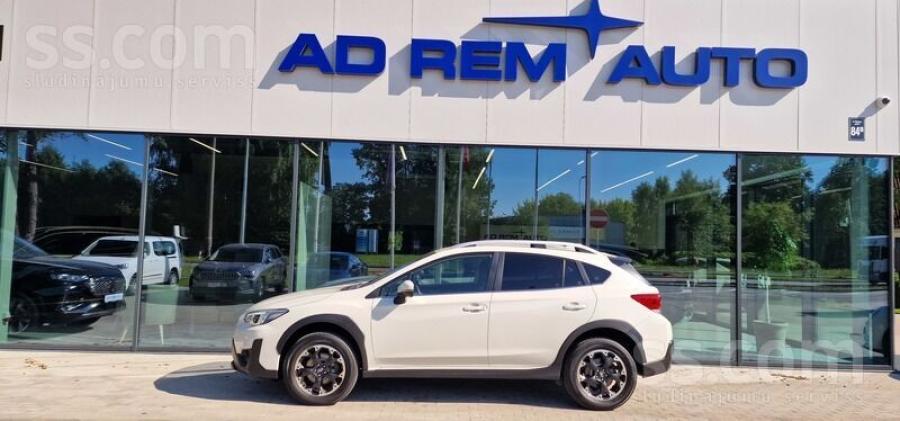 White Subaru XV 2023 in Riga, with an engine capacity of 1.60 L and mileage of 73 thousand km for 23600 €, photo 3 on AUTOMOTO.COM.LV