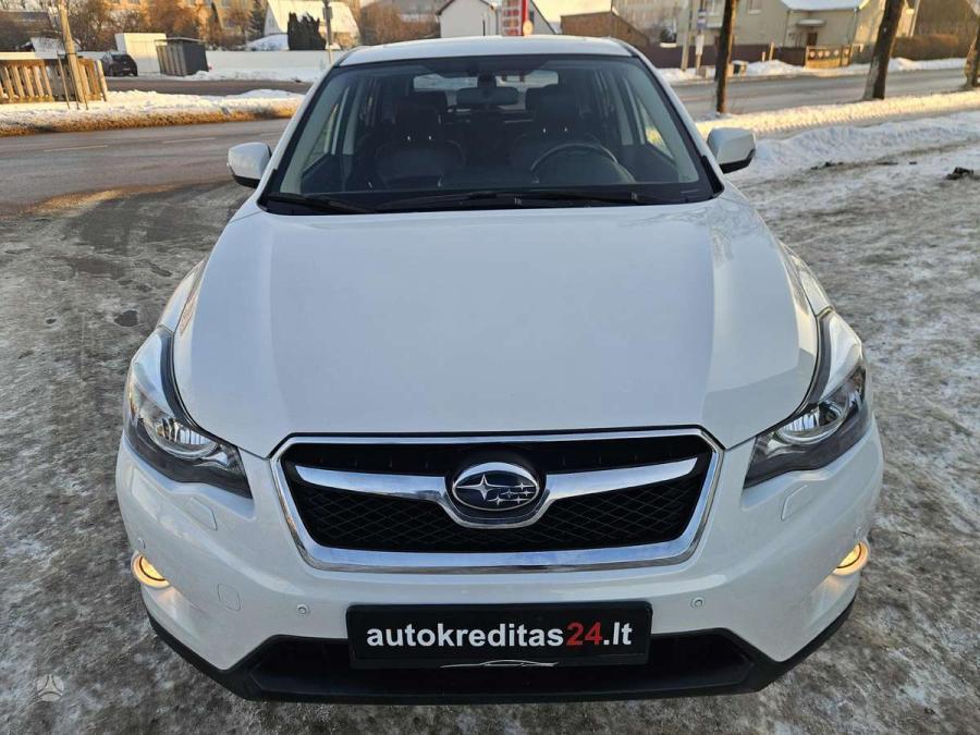 White Subaru XV 2012 in Siauliai, with an engine capacity of 2.00 L and mileage of 241 thousand km for 7950 €, photo 3 on AUTOMOTO.COM.LV