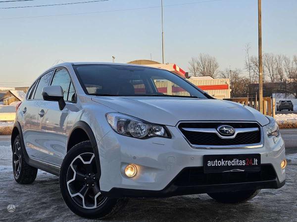 White Subaru XV 2012 in Siauliai, with an engine capacity of 2.00 L and mileage of 241 thousand km for 7950 €, photo 4 on AUTOMOTO.COM.LV