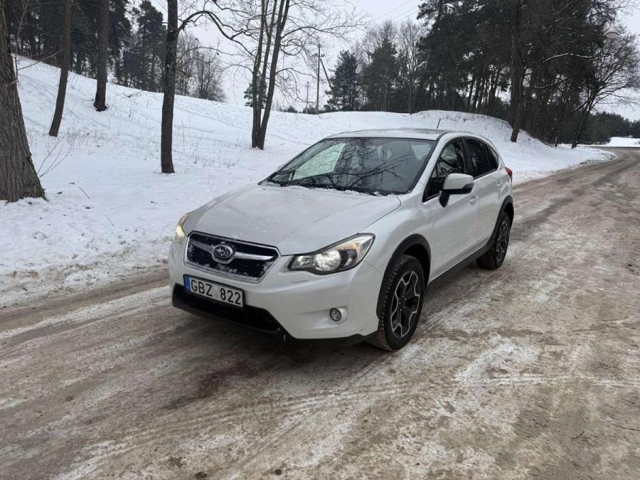 White Subaru XV 2012 in Vilnius, with an engine capacity of 2.00 L and mileage of 260 thousand km for 1500 €, photo 1 on AUTOMOTO.COM.LV
