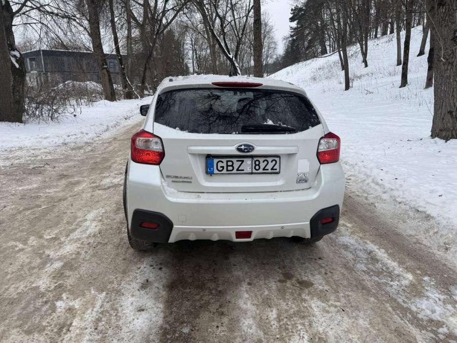 White Subaru XV 2012 in Vilnius, with an engine capacity of 2.00 L and mileage of 260 thousand km for 1500 €, photo 4 on AUTOMOTO.COM.LV