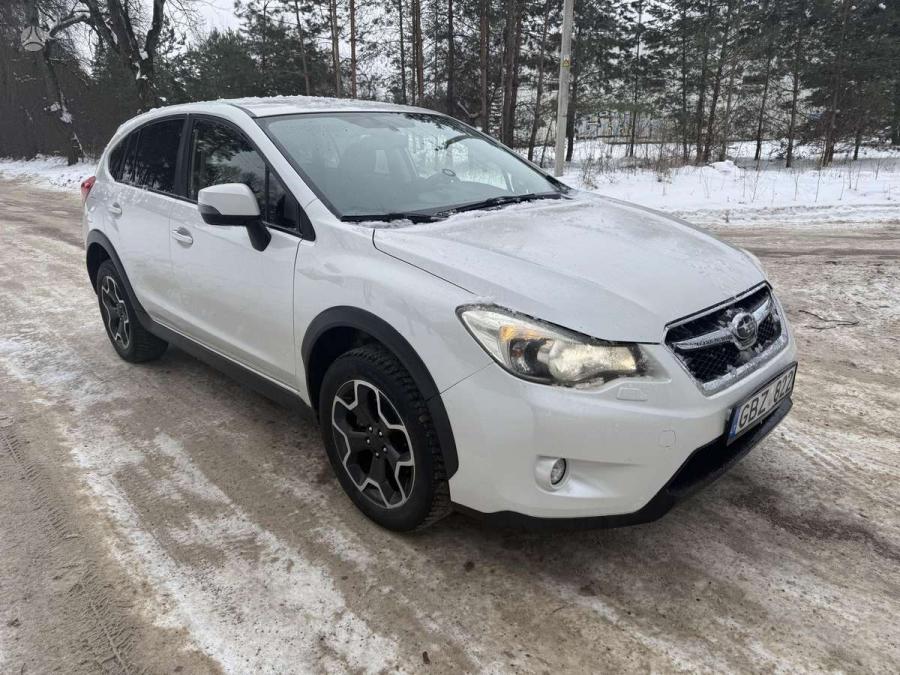 White Subaru XV 2012 in Vilnius, with an engine capacity of 2.00 L and mileage of 260 thousand km for 1500 €, photo 6 on AUTOMOTO.COM.LV