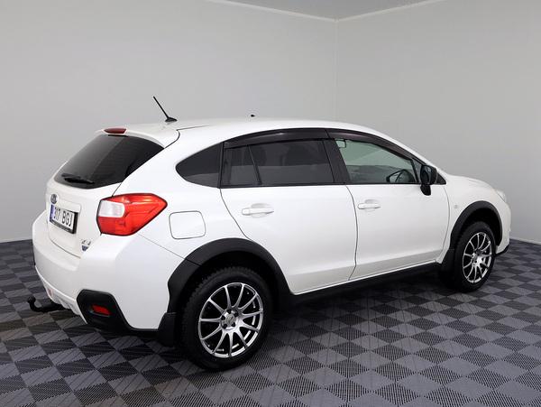 Balts Subaru XV 2012 Tallina, ar dzinēja tilpumu 2.00 L un nobraukumu 144 tūkst. km par 1099 €, foto 4 vietnē AUTOMOTO.COM.LV