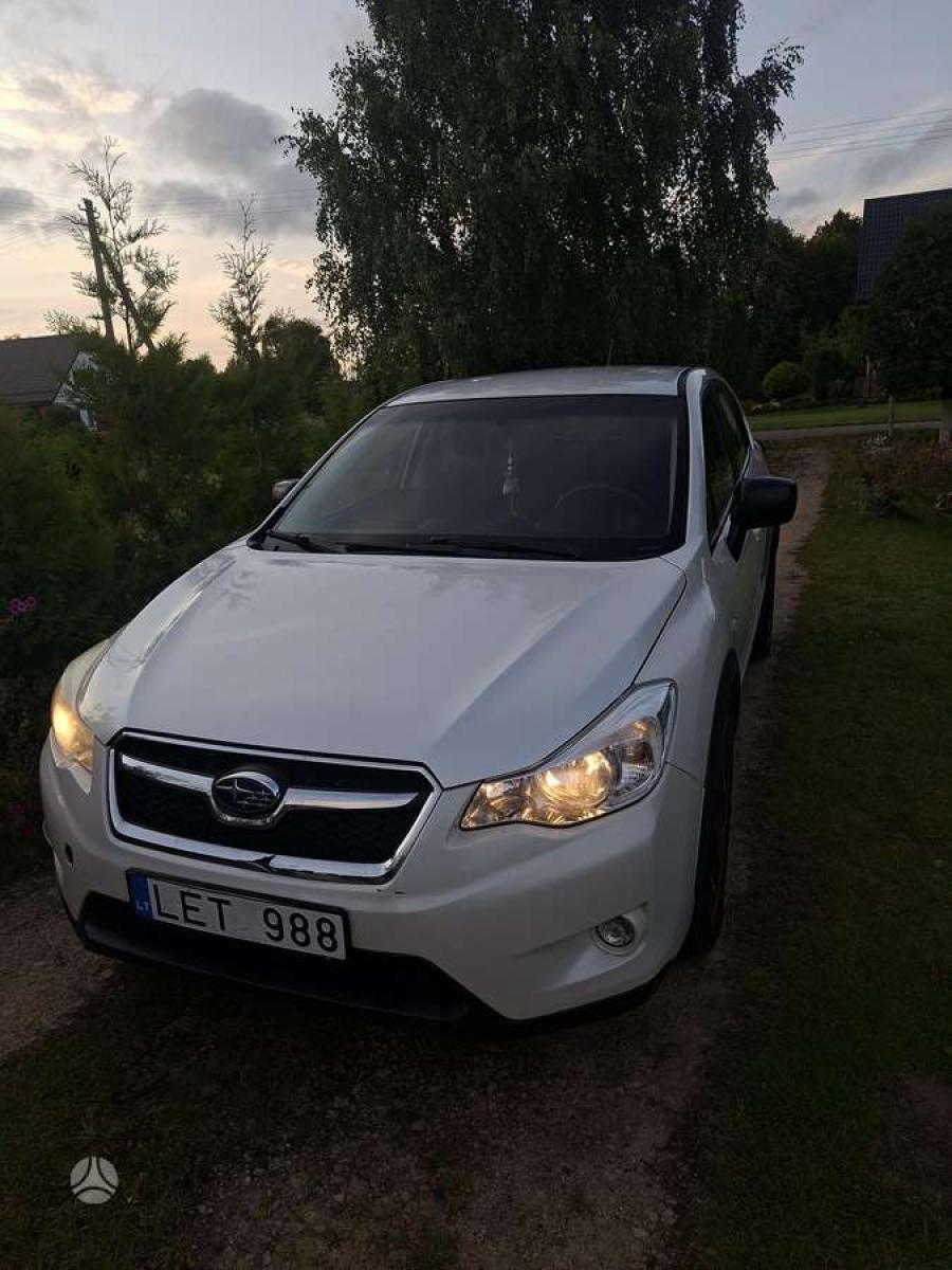 White Subaru XV 2012 in Svencionys, with an engine capacity of 1.96 L and mileage of 329 thousand km for 3700 €, photo 1 on AUTOMOTO.COM.LV