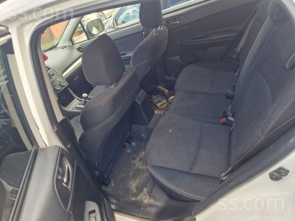 Balts Subaru XV 2013 Jelgava, ar dzinēja tilpumu 2.00 L un nobraukumu 248 tūkst. km par 1200 €, foto 7 vietnē AUTOMOTO.COM.LV