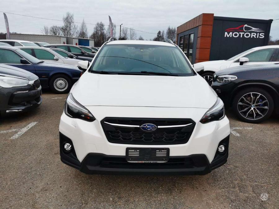White Subaru XV 2019 in Panevezys, with an engine capacity of 1.60 L and mileage of 188 thousand km for 11800 €, photo 3 on AUTOMOTO.COM.LV